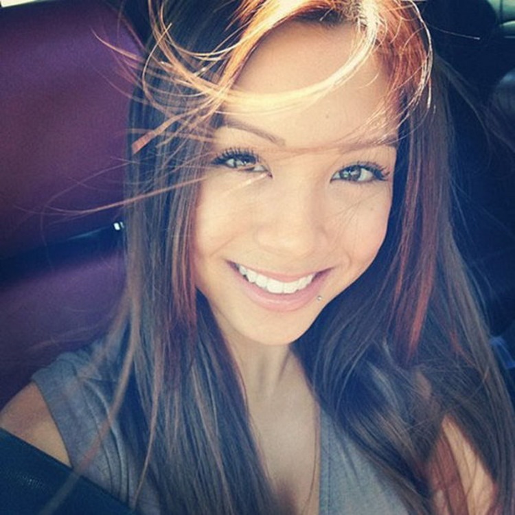 But First Let us take a Selfie (38 Photos) - Badchix Magazine